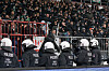 Krawalle am Millerntor: Fan soll Polizisten getreten und mit Stangen ...