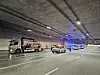 Stellinger Tunnel: Auto brennt – ein Verletzter, langer Stau | MOPO