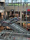 Mercado: Riesiger Müll-Taucher hängt im Center