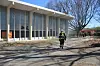 Kinder entfachen Lagerfeuer in Turnhalle | MOPO